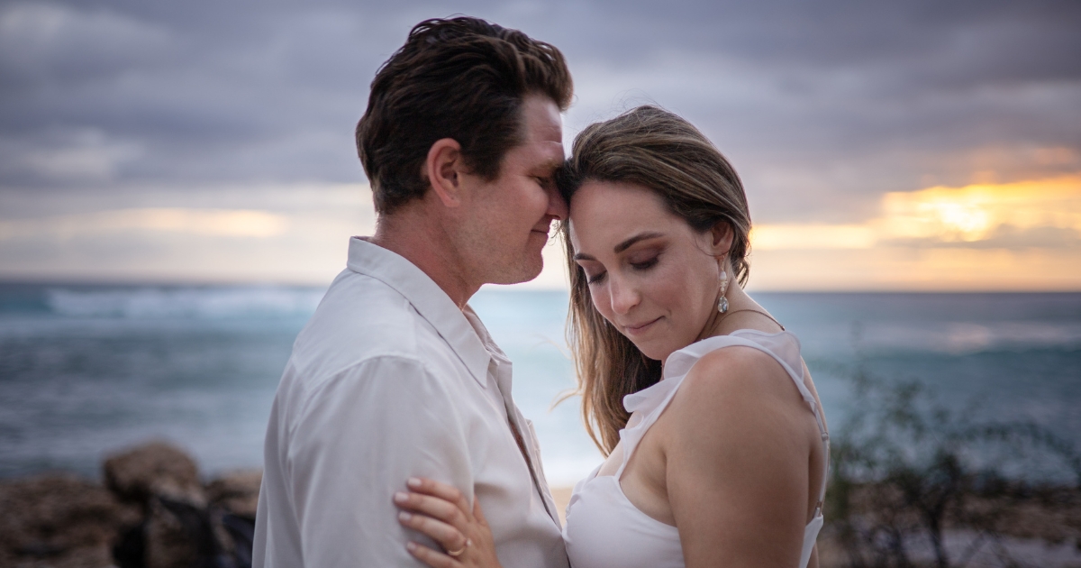 Unique poses couples can use for engagement photos | Visionary Views LLC